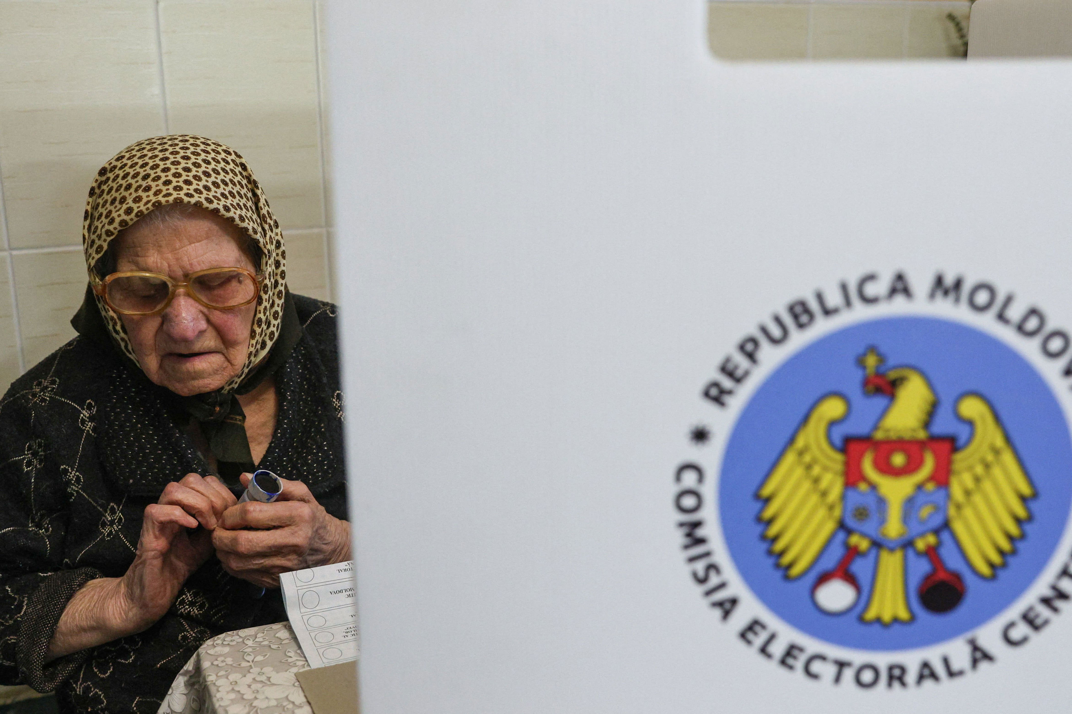 Moldovans vote in high-stakes parliamentary election, authorities warn ...
