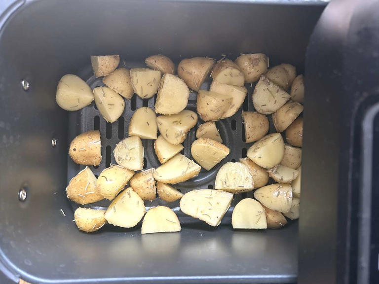 Breaded caprice des dieux cheese with potatoes, the viral recipe cooked ...