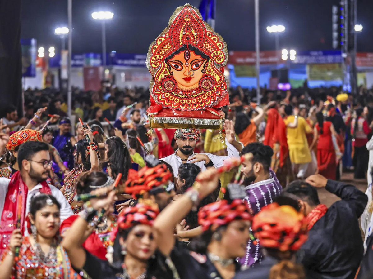 Navratri 2025 colours for day 8 and 9: Significance, symbolism, and how ...