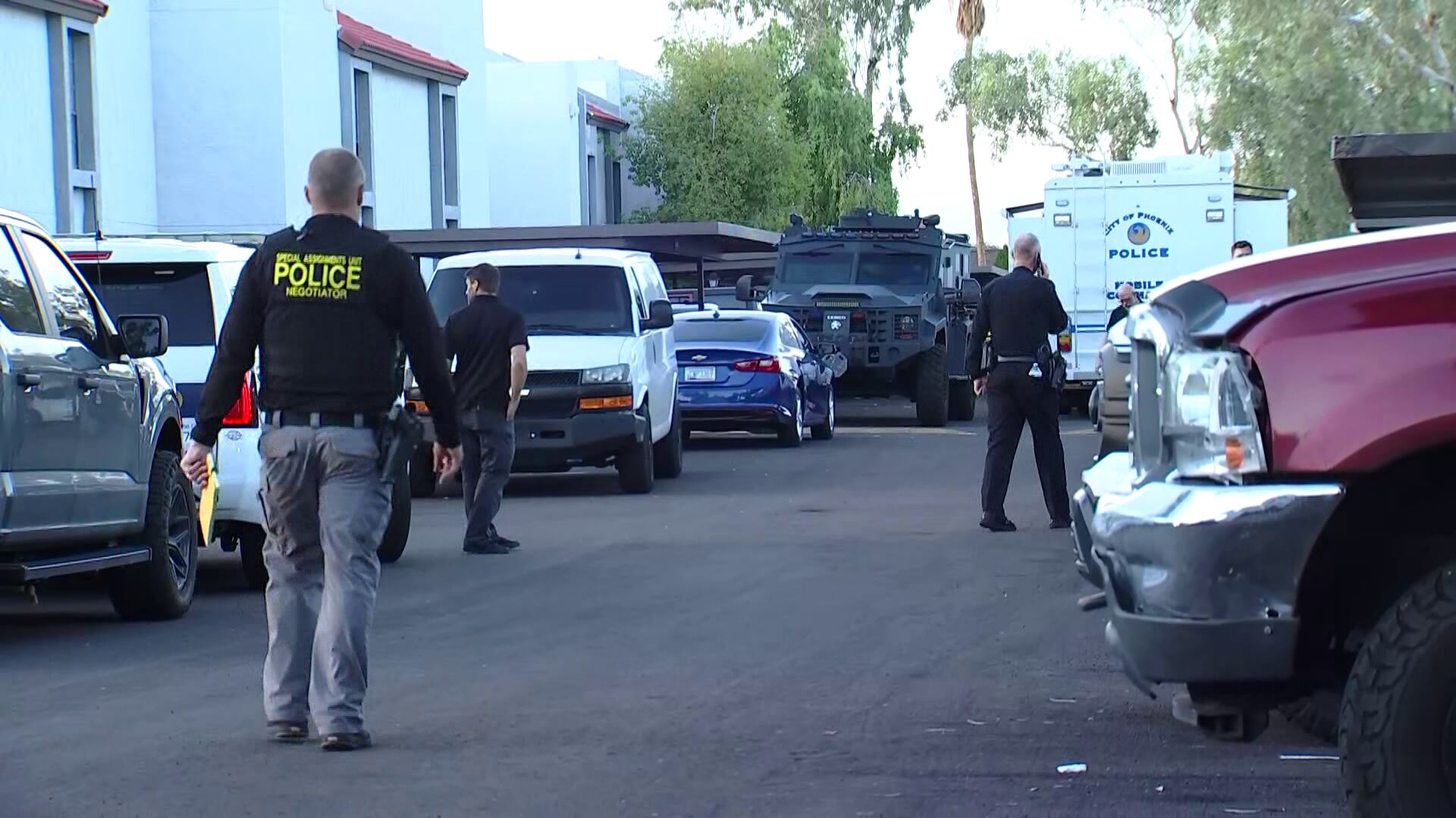 Investigators ID suspect who died after police shooting in north Phoenix