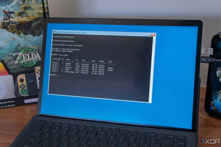 I used DISM to create a Windows installer with all my apps, and here's ...