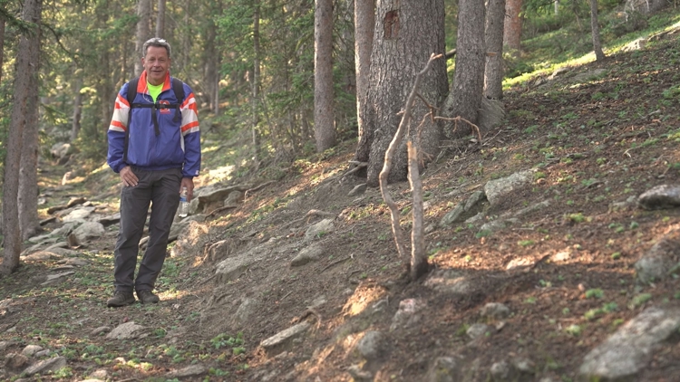 Colorado man climbs back to the mountains after severe COVID battle