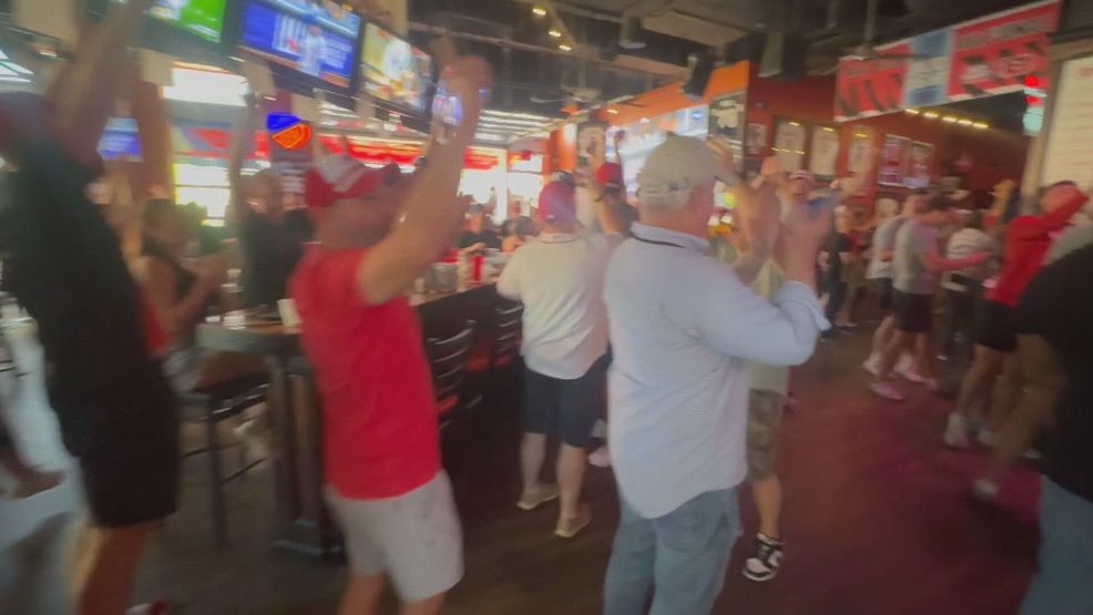 Reds fans celebrate after team makes postseason for first time since 2020