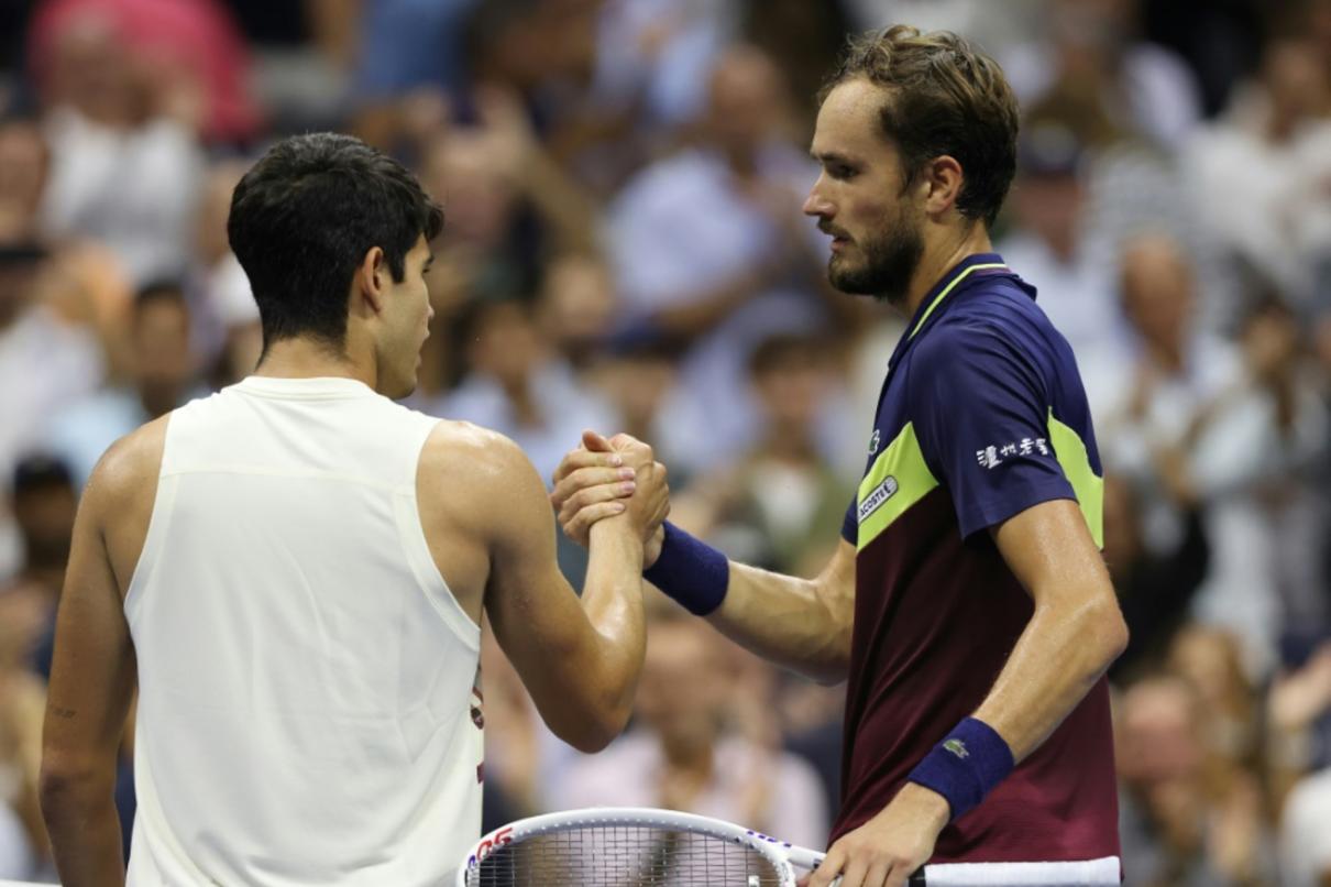 Vídeo - O espectacular rally entre Alcaraz e Medvedev em Pequim em 2024
