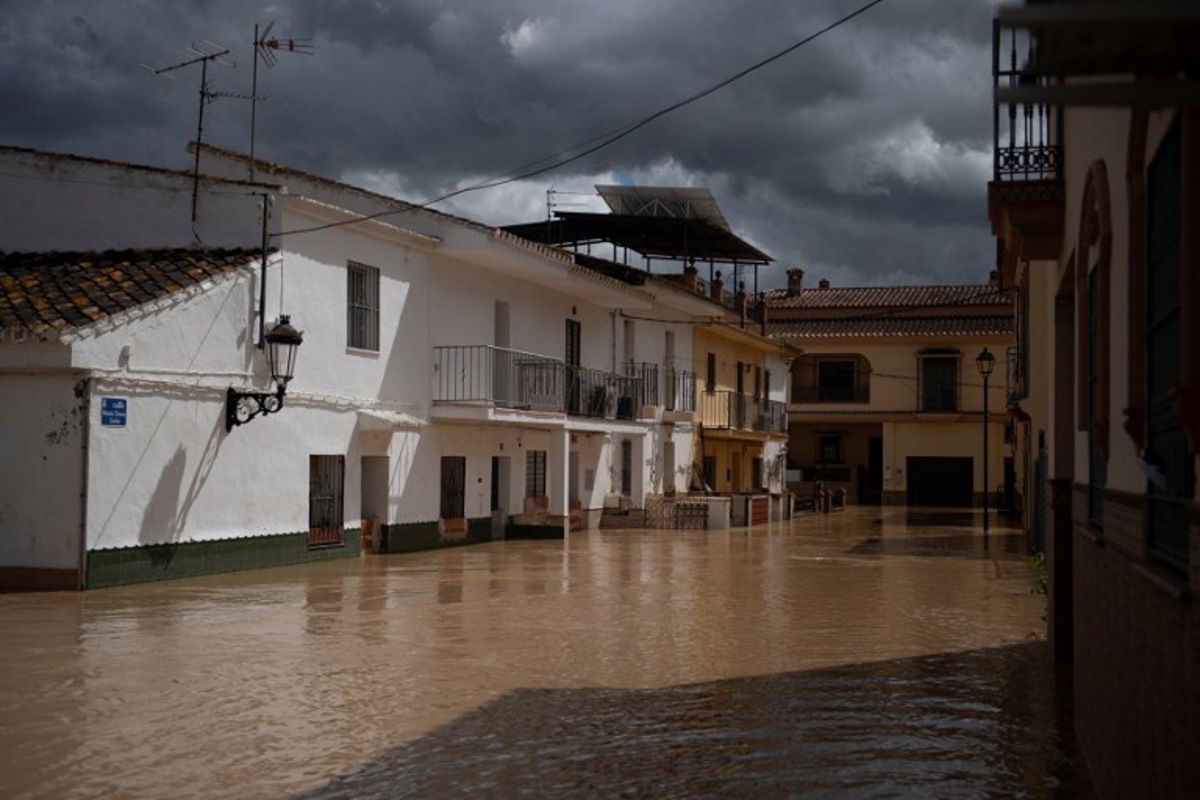 Espagne: fortes pluies dans la région de Valence, en alerte rouge