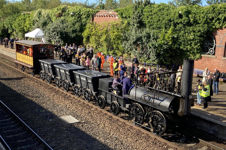 Locomotion No. 1: Crowds flock to railway station as famous locomotive ...