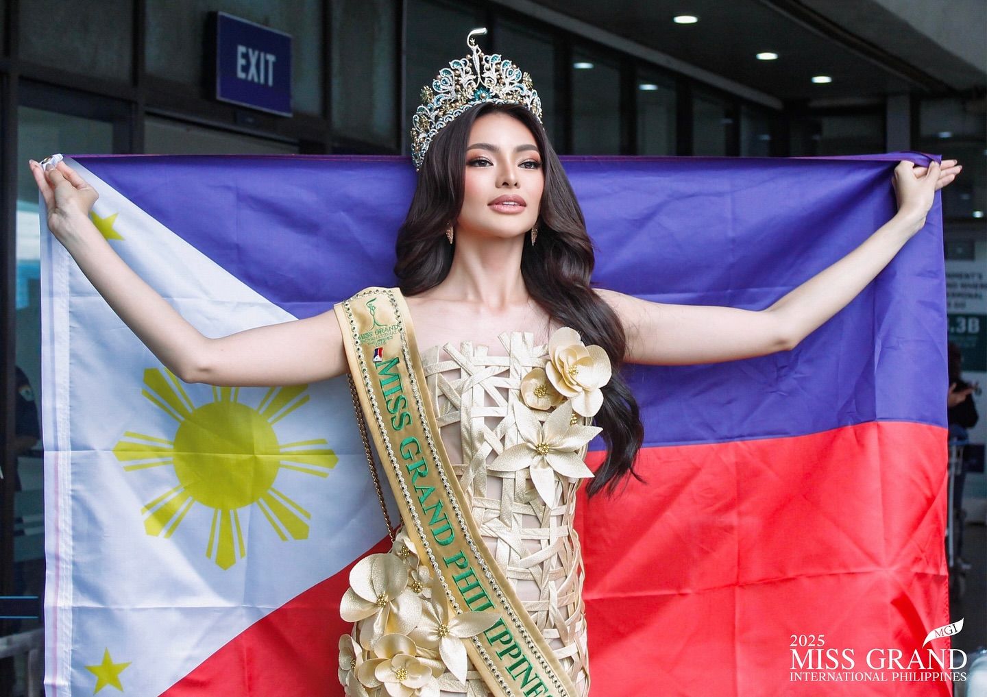 PH's Emma Tiglao flies to Thailand for Miss Grand International 2025