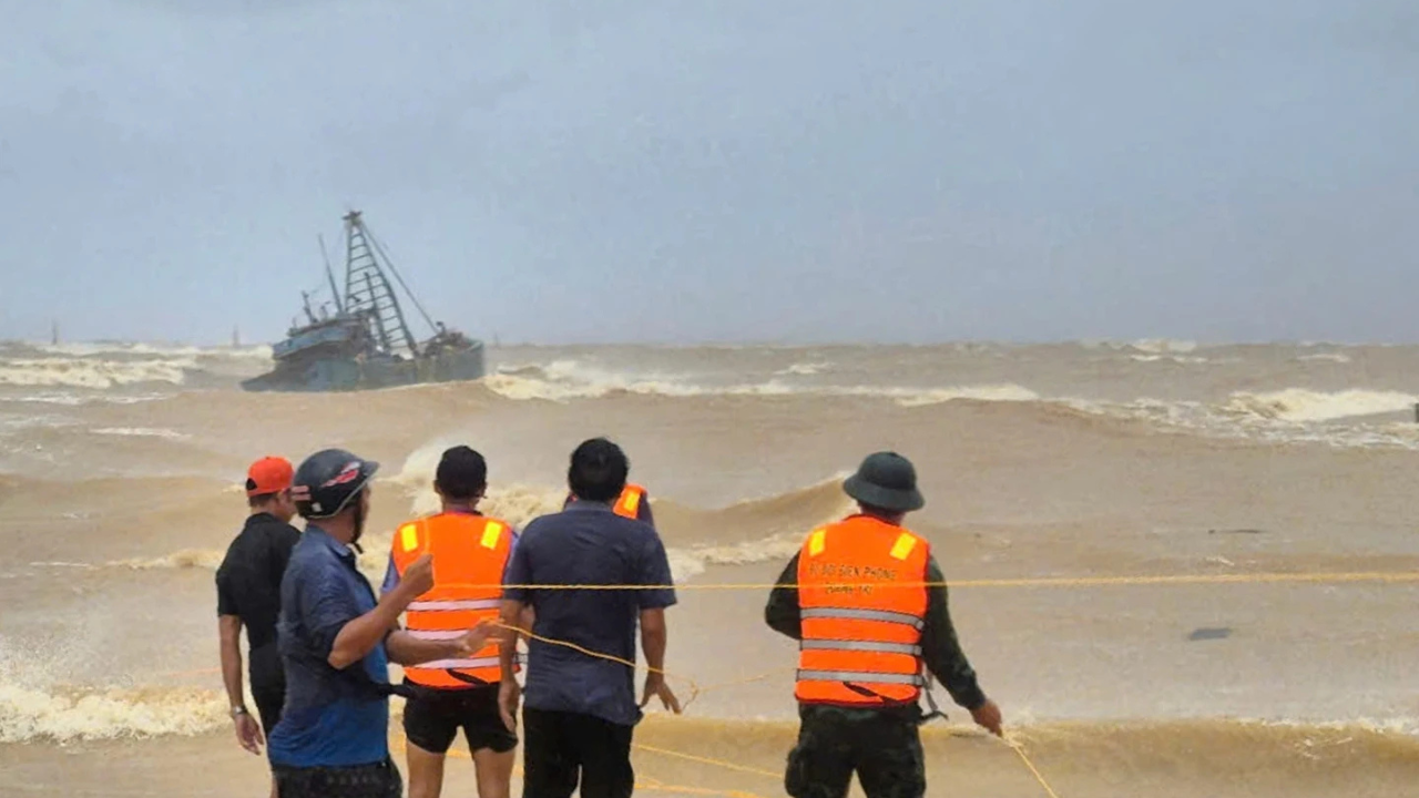 Typhoon Bualoi Strikes Vietnam's Coast, Kills 8, Dozens Missing — Where ...