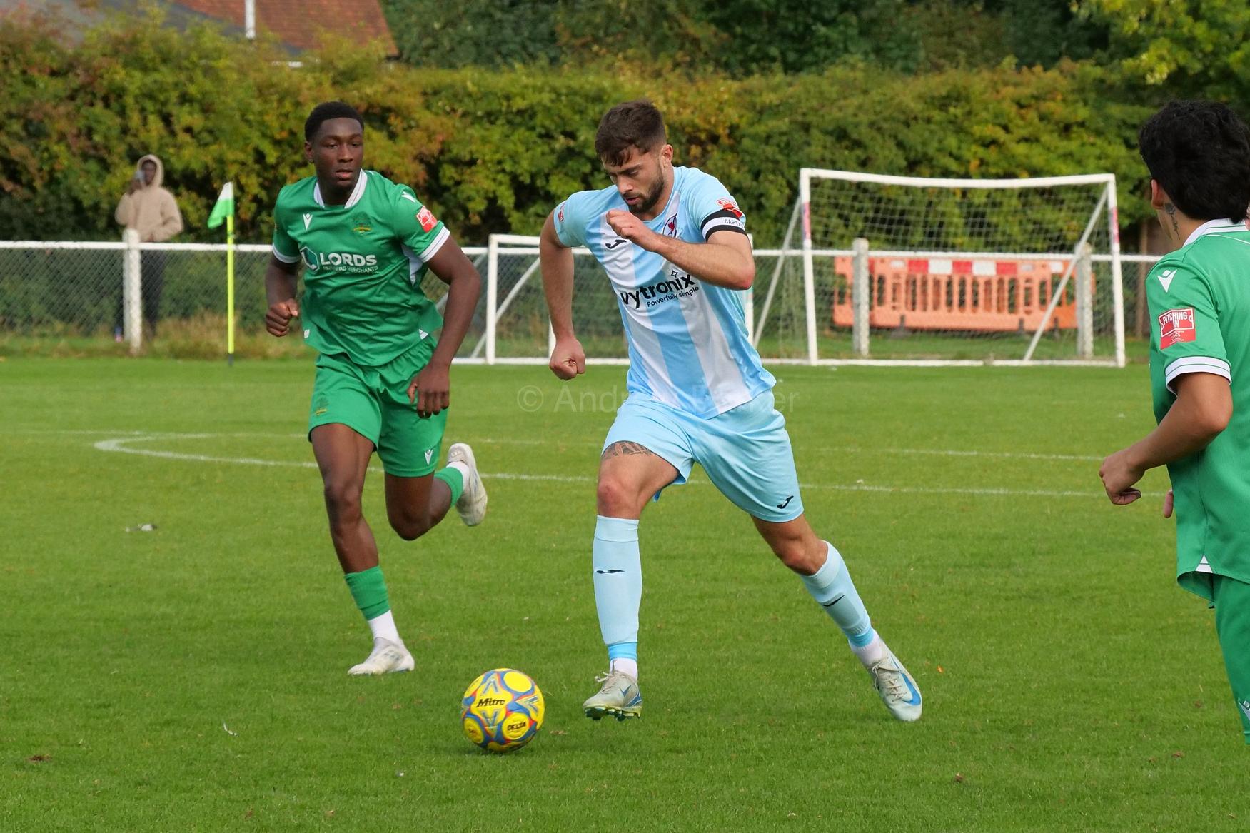 Leighton fight back to draw and remain unbeaten