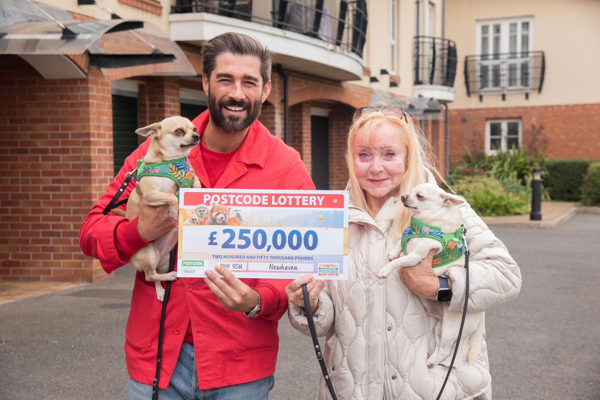 Daughter of Newhaven fisherman reels in £250,000 from People’s Postcode ...