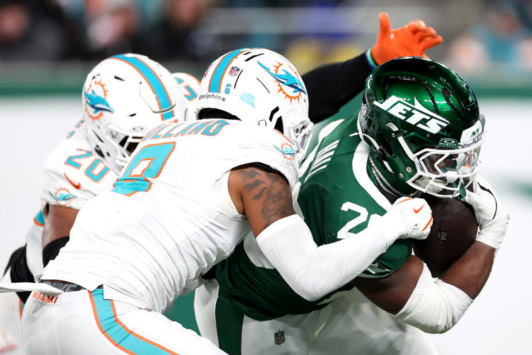Jets vs. Dolphins predictions, picks, odds for Monday Night Football Week 4