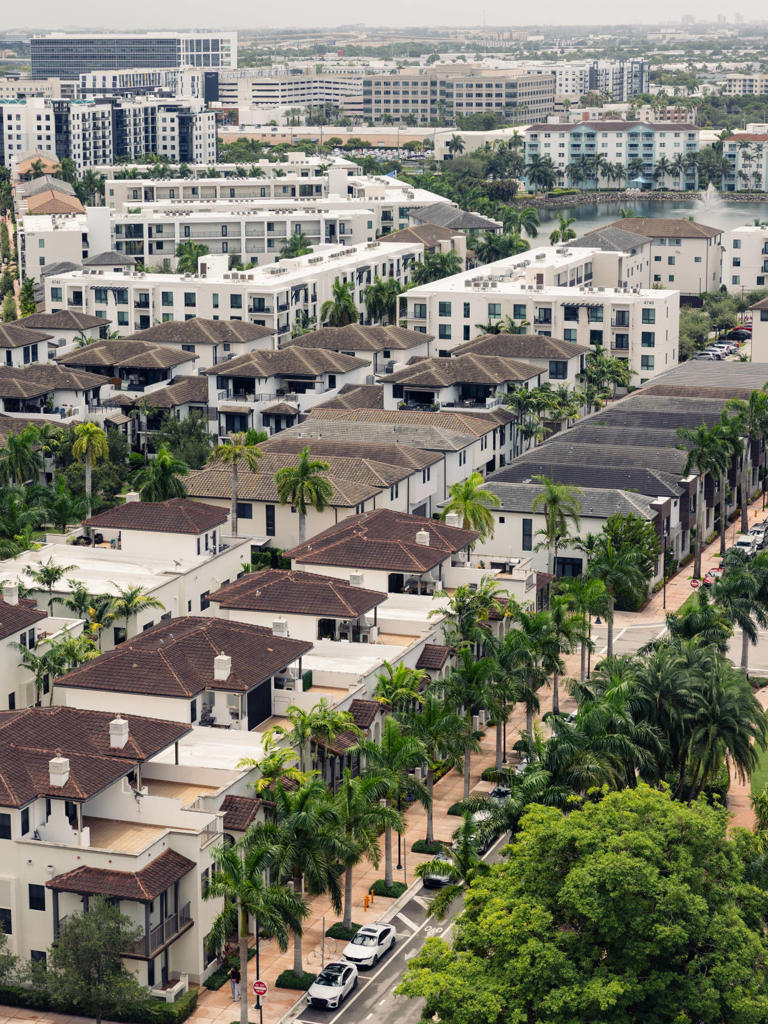 Miami Suburb’s Once-Vibrant Housing Scene Is Hit by Exodus of Migrants
