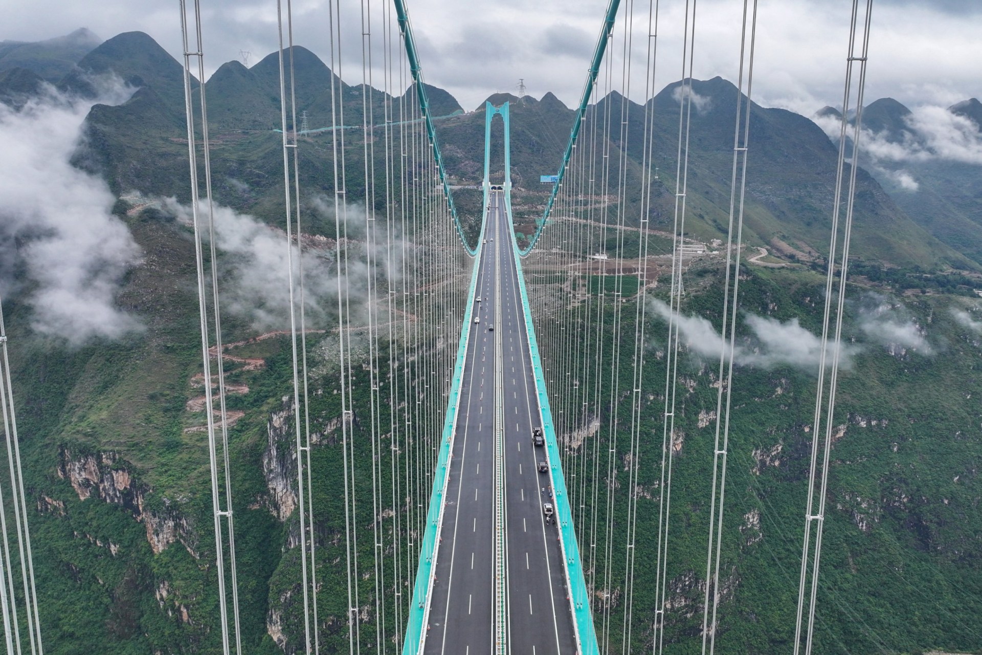 China opens world's tallest bridge at 2,050 feet high