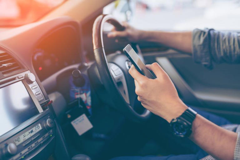 The four times you can legally use your phone while behind the wheel