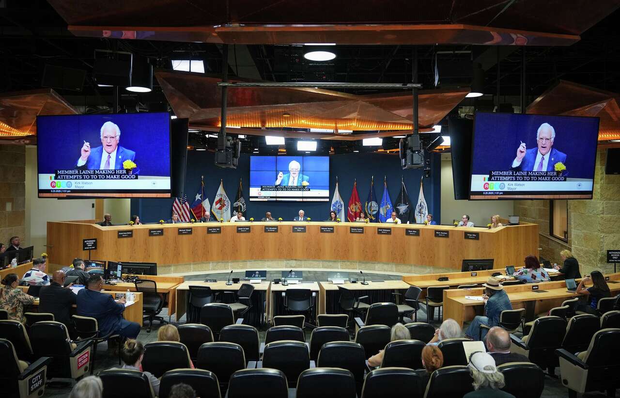 Austin wants taxpayers to tighten their belts. City Hall isn't doing ...