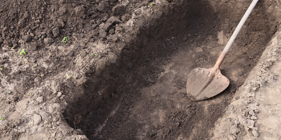 Father hailed after forcing his daughter’s former babysitter to dig own grave and kill himself