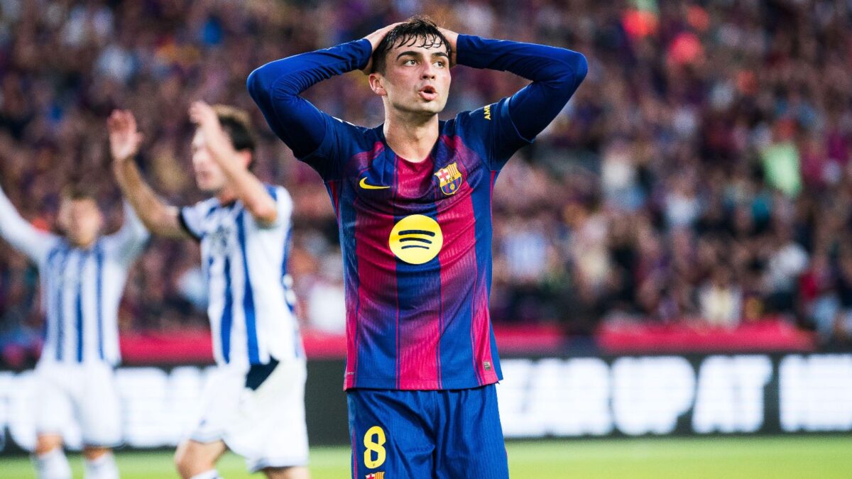 Ronaldinho’s soul has taken Pedri’s body & this ridiculous triple-touch skill is proof