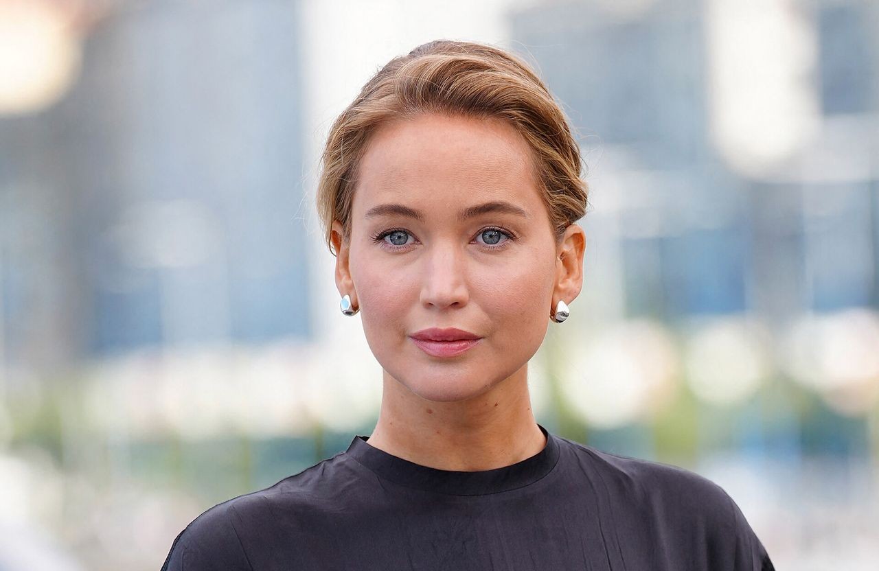 Transformation express : la nouvelle frange de Jennifer Lawrence fait ...