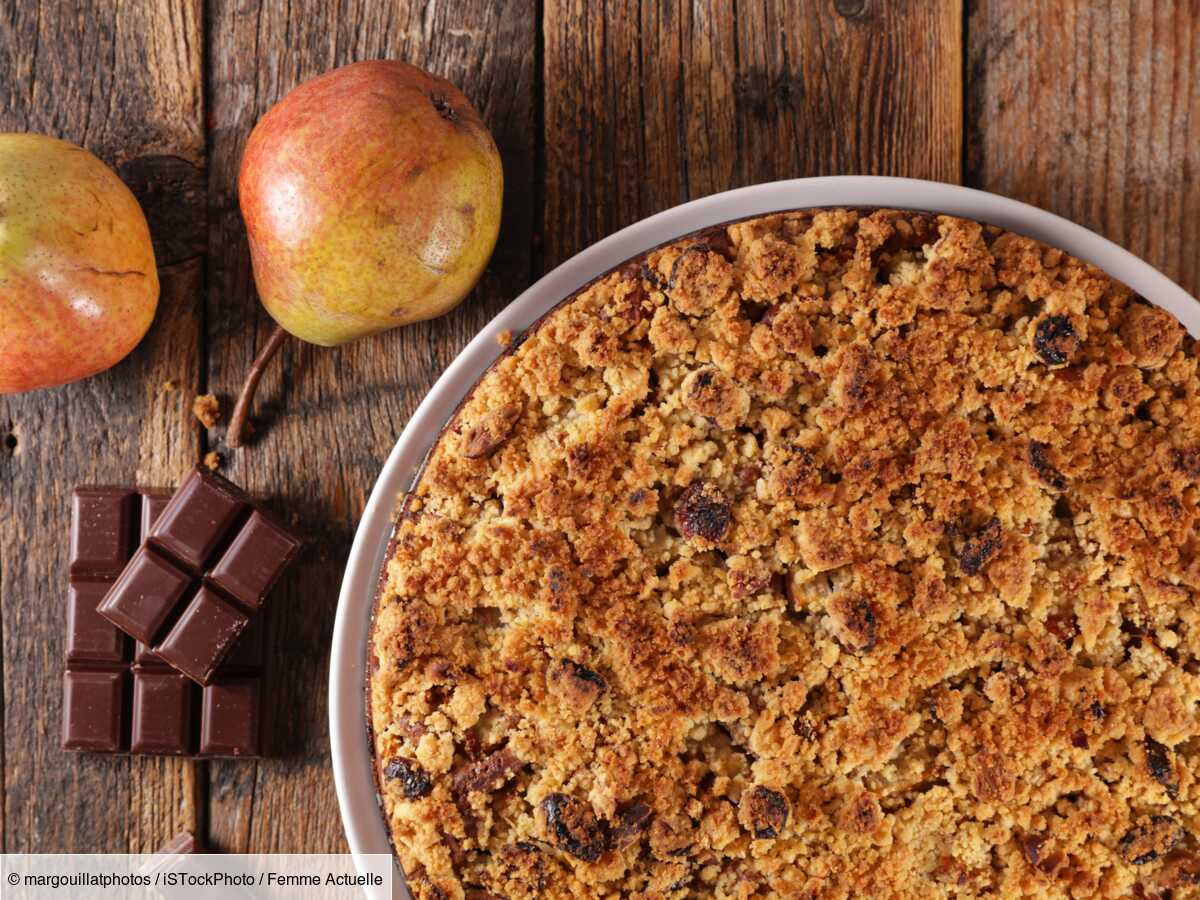 Le dessert de saison de Cyril Lignac : le crumble aux poires et chocolat
