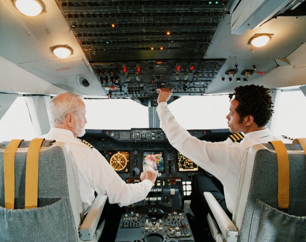 Pilots Reveal What It’s Really Like To Fly For A Living — And There Are ...