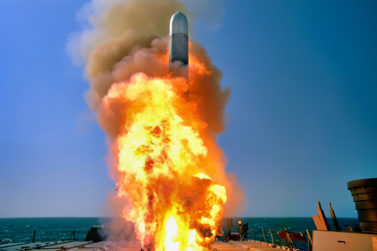 The US just launched a live 'Tomahawk strike' from Philippine soil ...