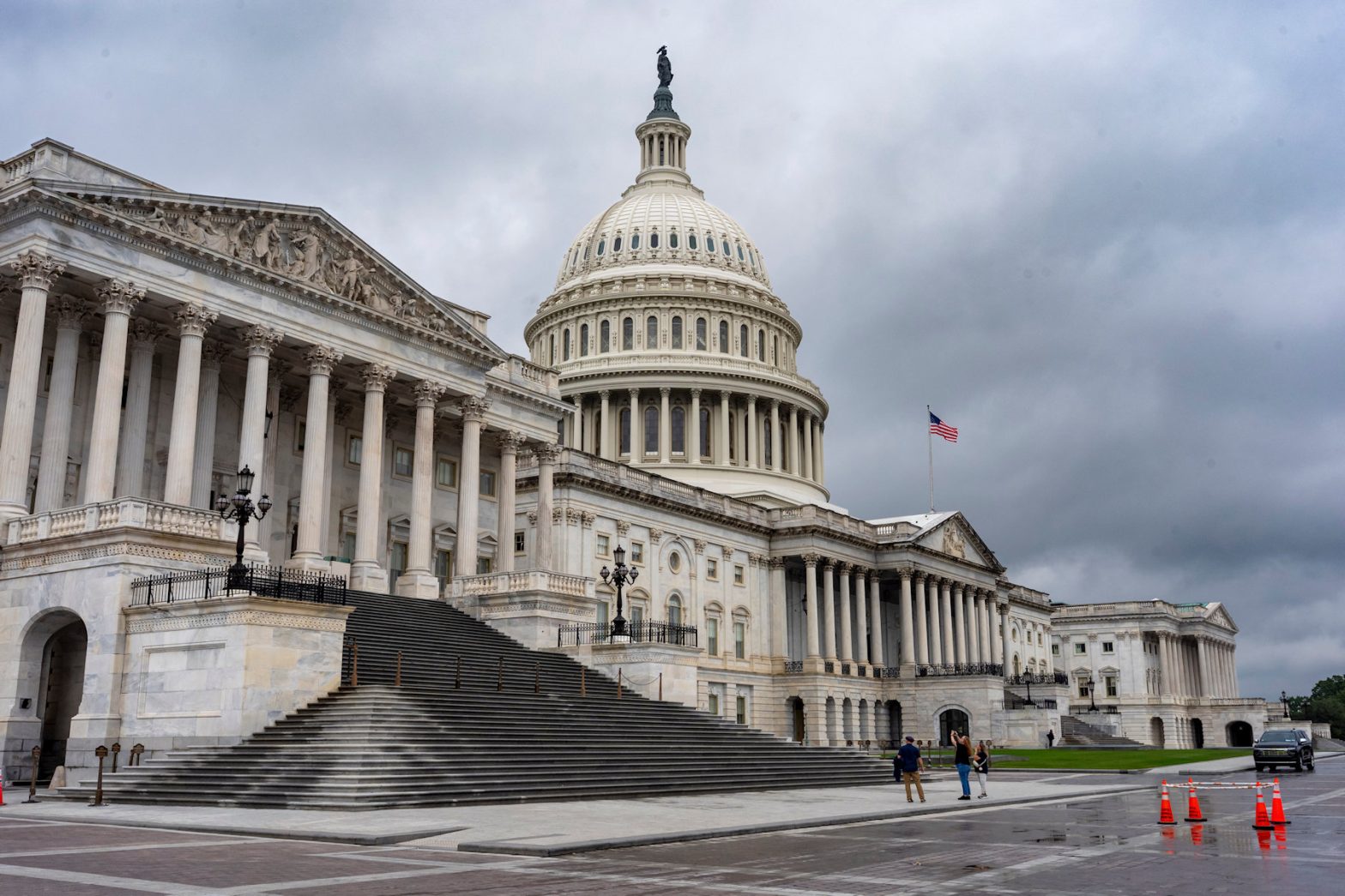 Government Shutdown Draws Closer as Congressional Leaders Head to White ...