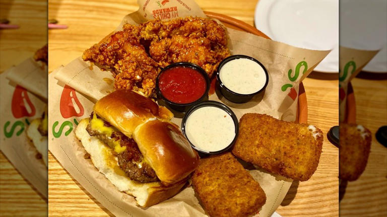 How To Hack Your Chili's Triple Dipper Appetizer For A Total Flavor Bomb