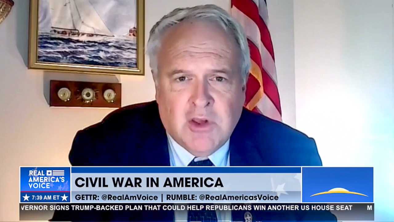 'There's a literal civil war': GOP candidate pushes Trump to use ...
