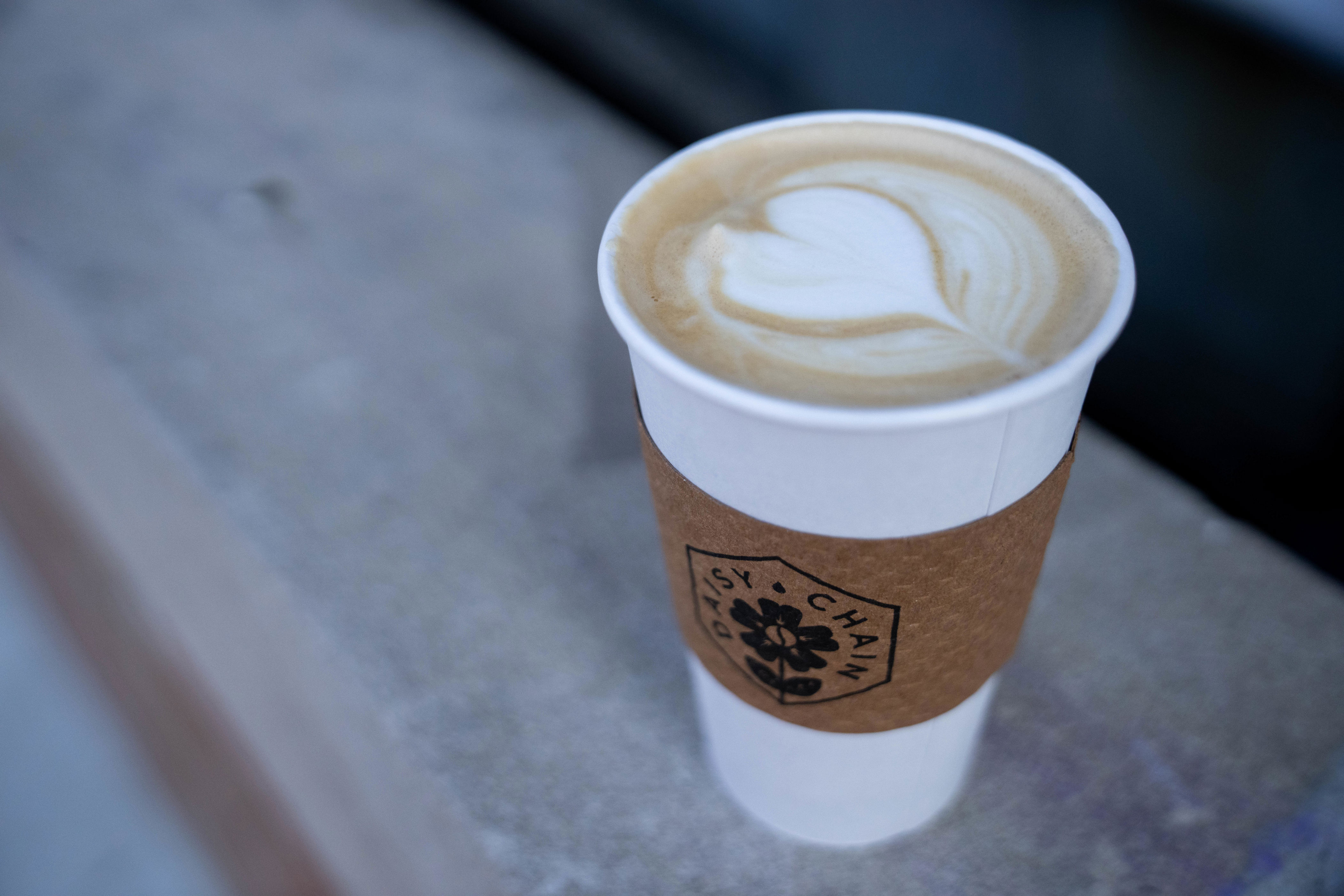 Who moved on to the finals in the Des Moines Register's Coffee Showdown ...