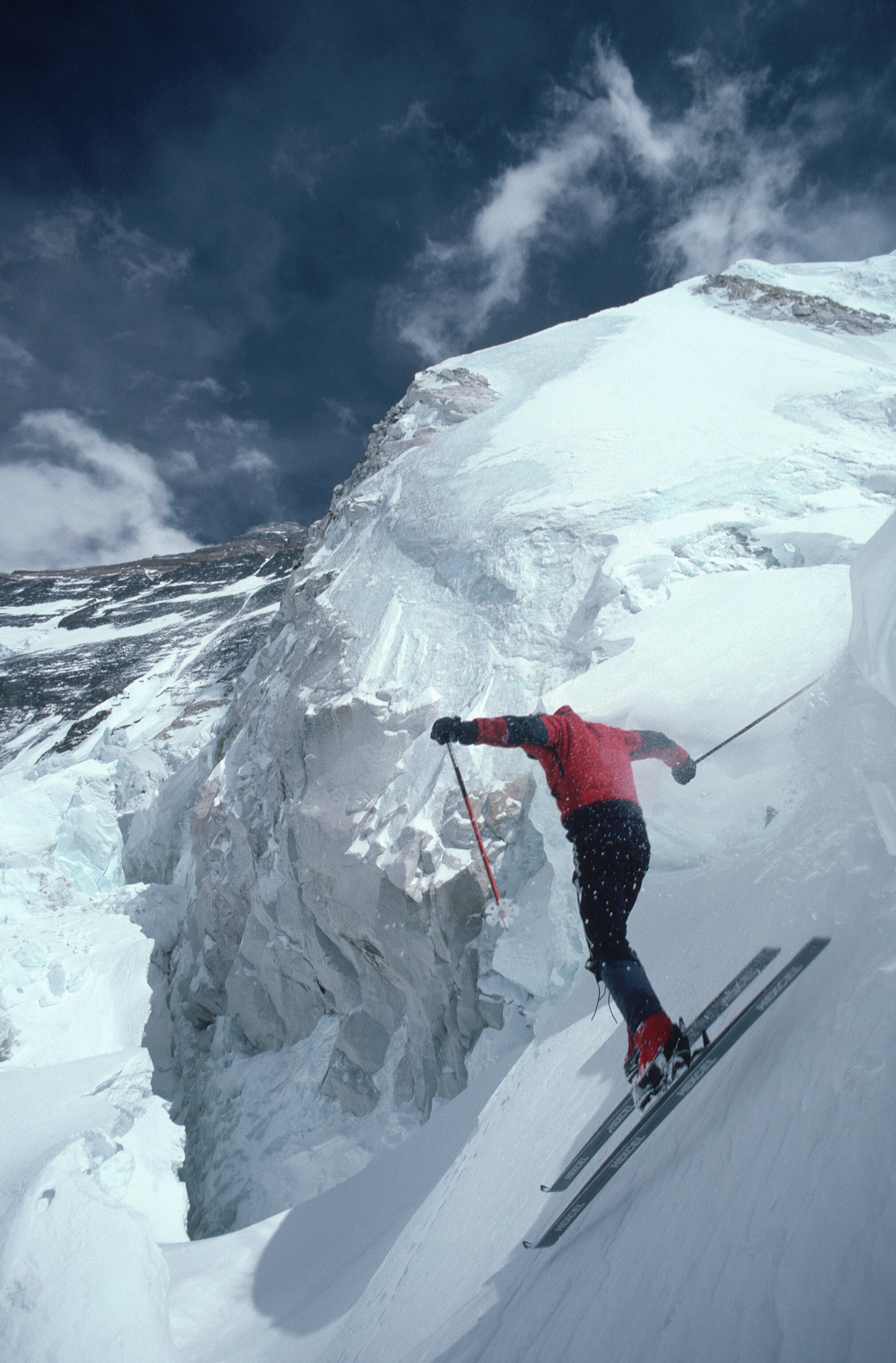 Skier Makes History By Climbing Mount Everest, Skiing Down Without Oxygen