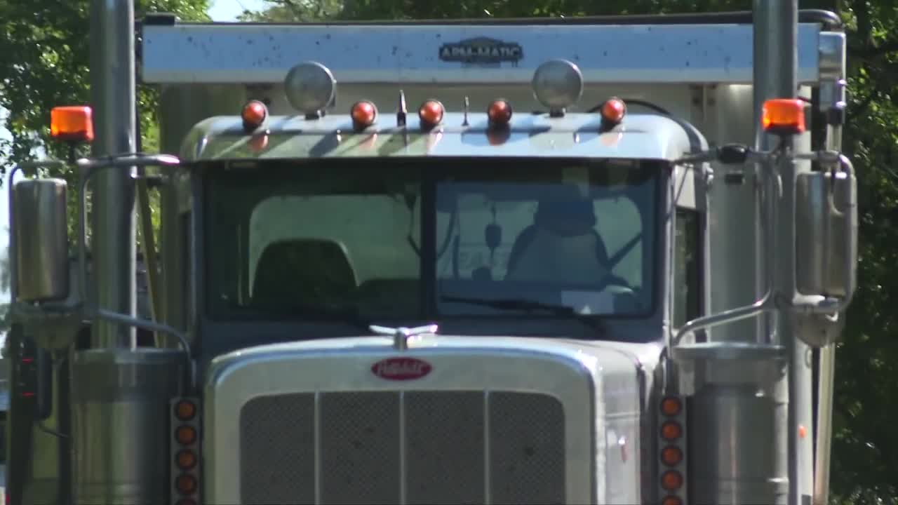 Palmyra community alarmed as trucks pull into potential dead chicken ...