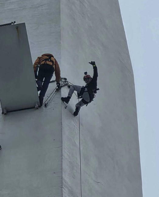 Son's "amazing" abseil down Spinnaker Tower for dying Portsmouth mum