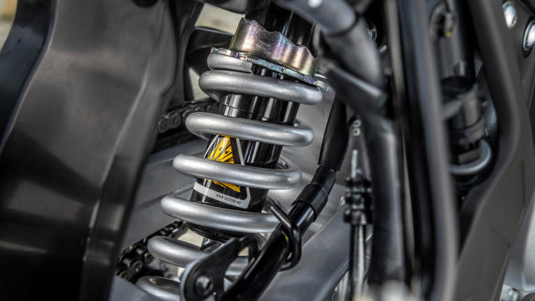 Yamaha WR125R 2026, la 125 dual-sport torna in listino con motore VVA e ...