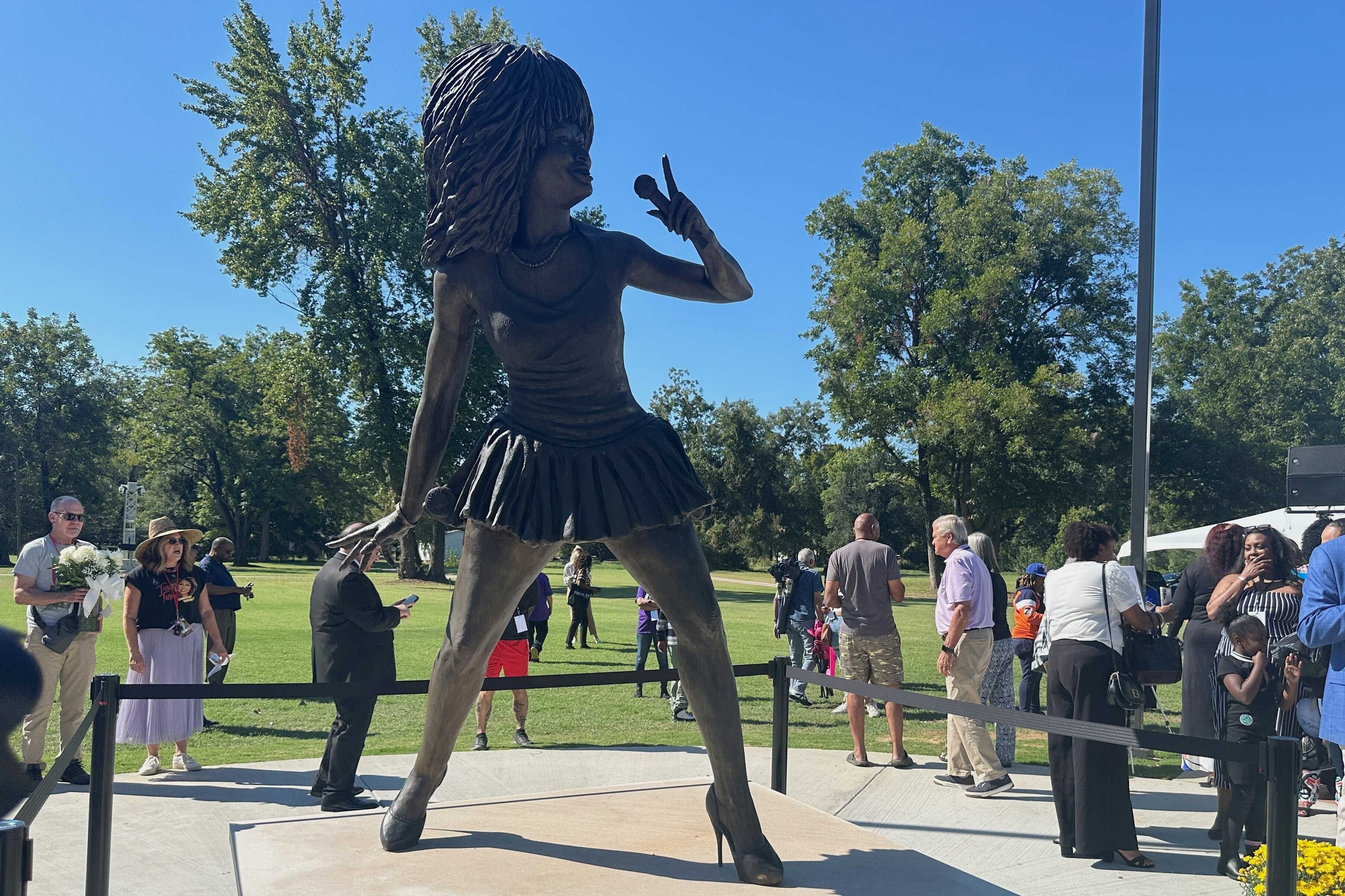 Everyone is saying the same thing about this new 10-foot Tina Turner statue