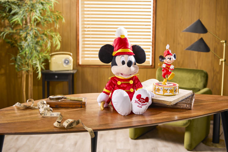 Disney Store’s New ‘Mickey Mouse Club’ Collection Goes Retro in the ...