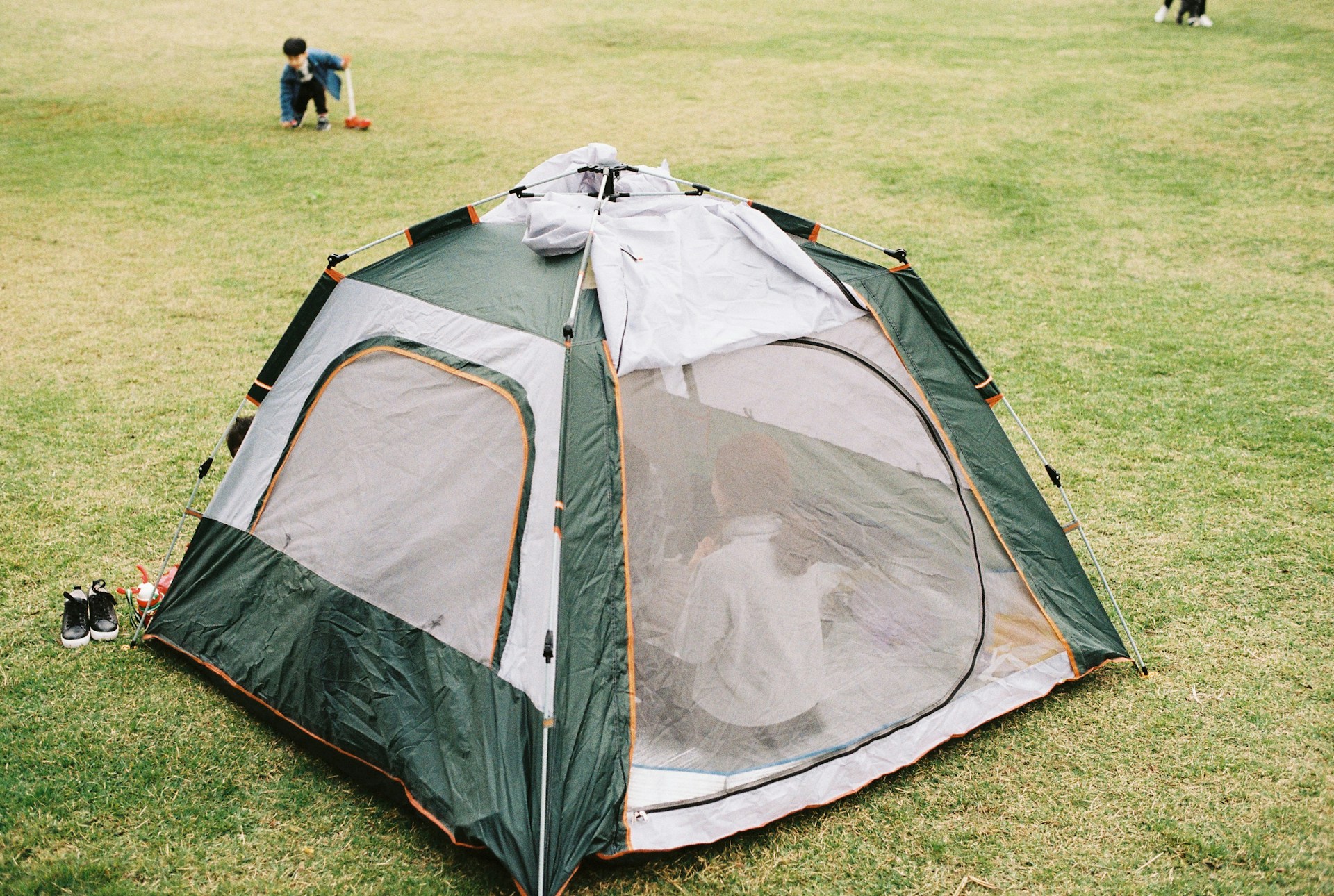 10 Steps Experts Recommend for Waterproofing a Tent