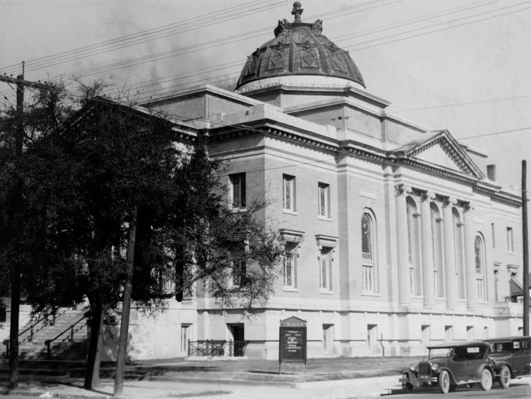 What to know about the battle for control of Houston's Second Baptist ...