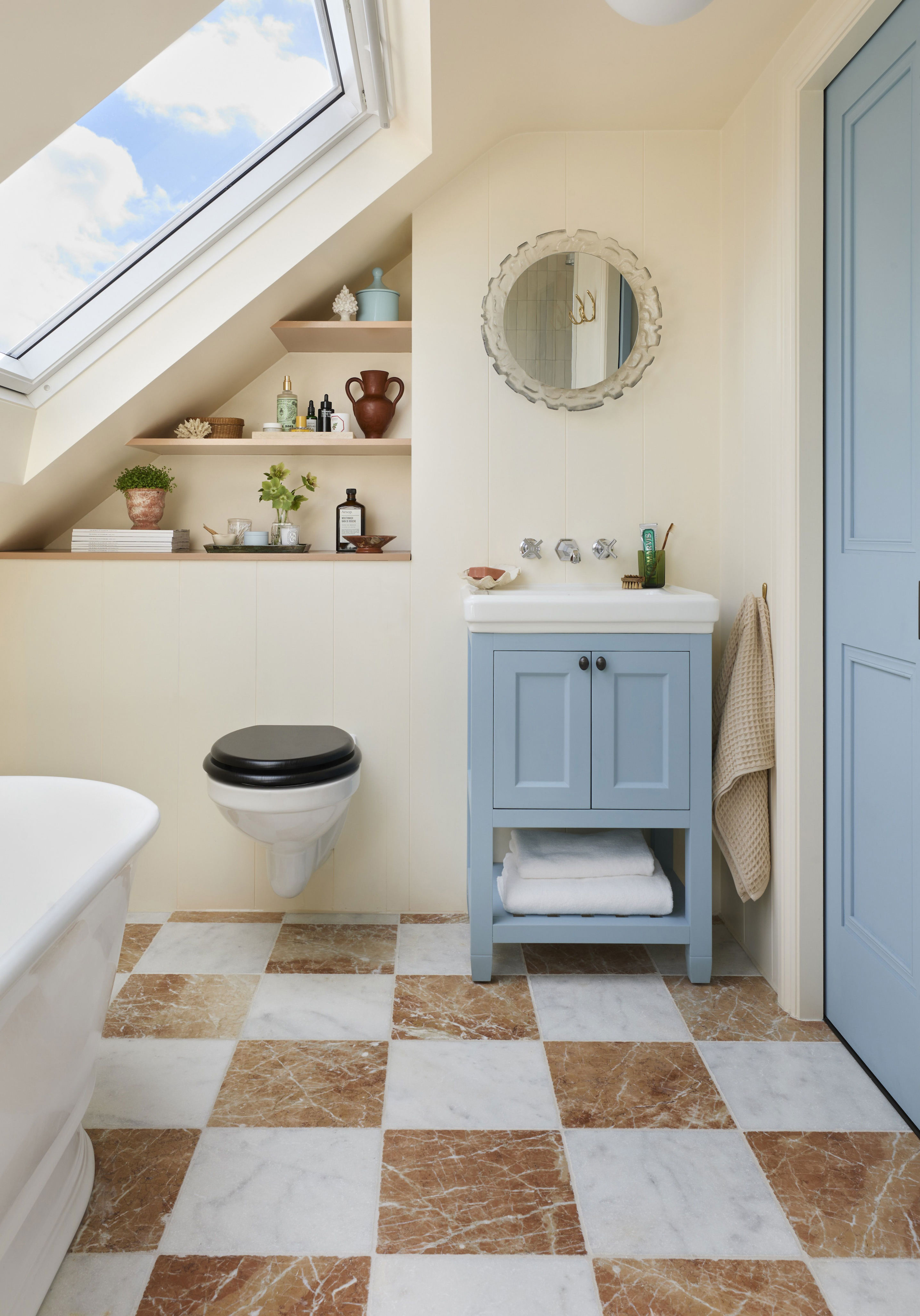 Small room? These 14 paint colours work like magic