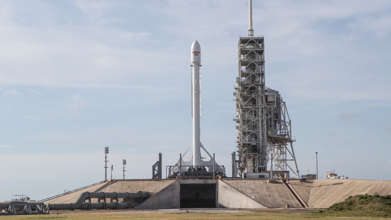 SpaceX will acquire EchoStar spectrum for $17B