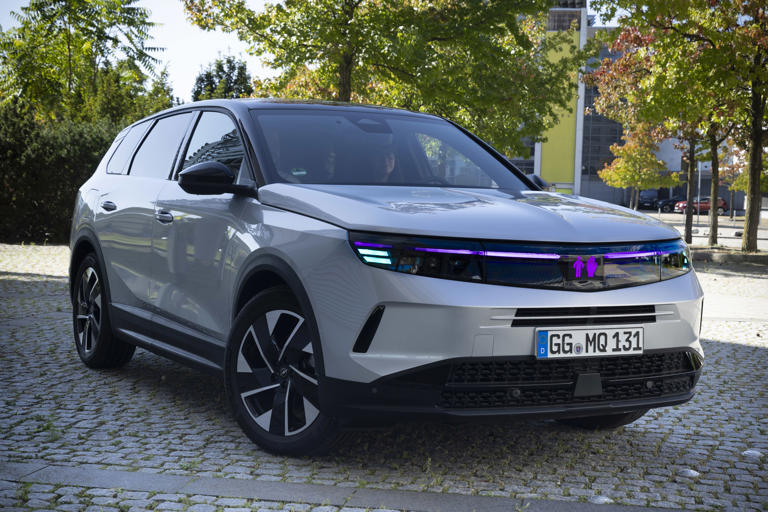 Dit prototype van Opel laat zien hoe auto’s in de toekomst met mensen ...