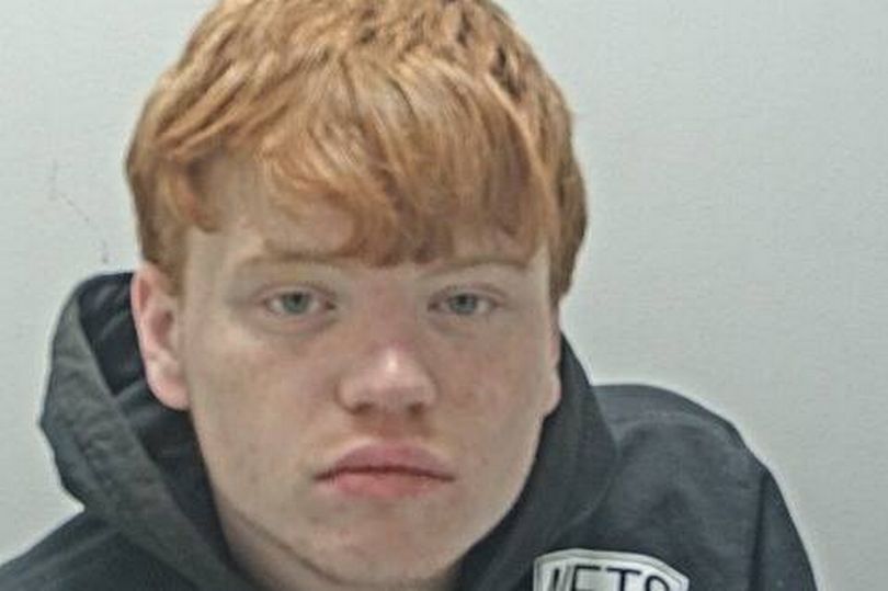 Police warning as people told 'do not approach' wanted man