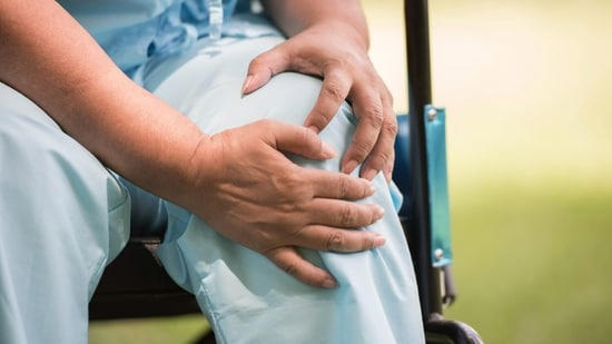 Cardiologist shares how he overcame years of knee pain with yoga, says ...