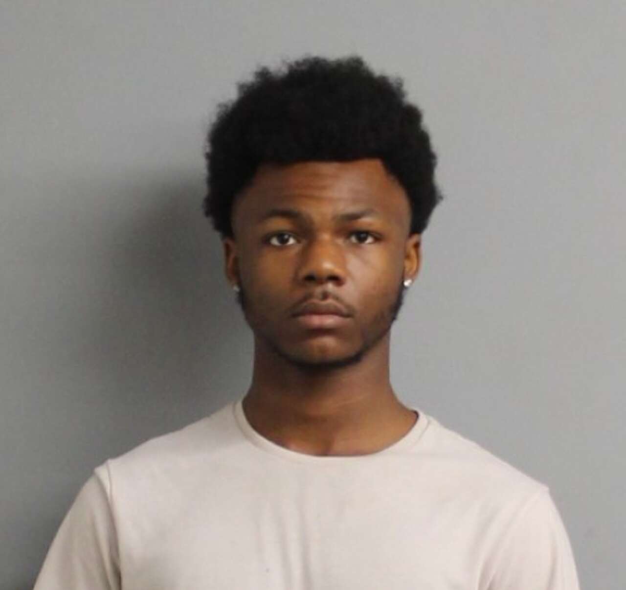 Police: CT resident charged in armed robbery and shooting in meet-up