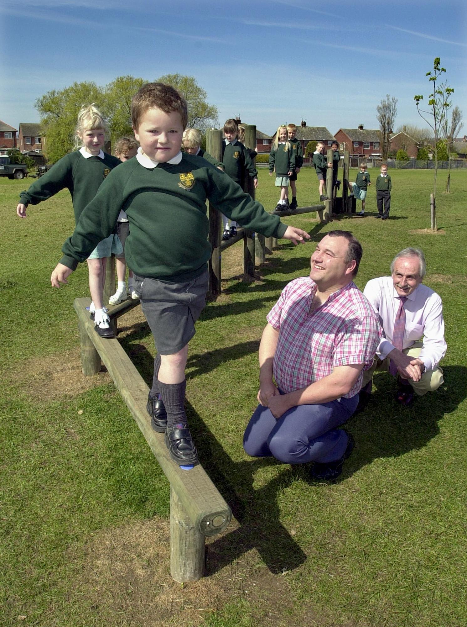 16 captured scenes that show all the playground games you'll remember ...
