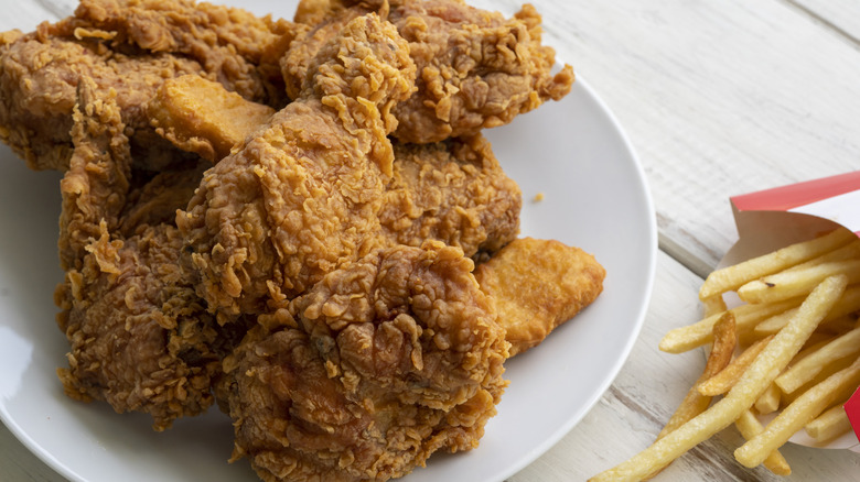This Chicken Chain From The '80s Barely Exists Today, What Happened?