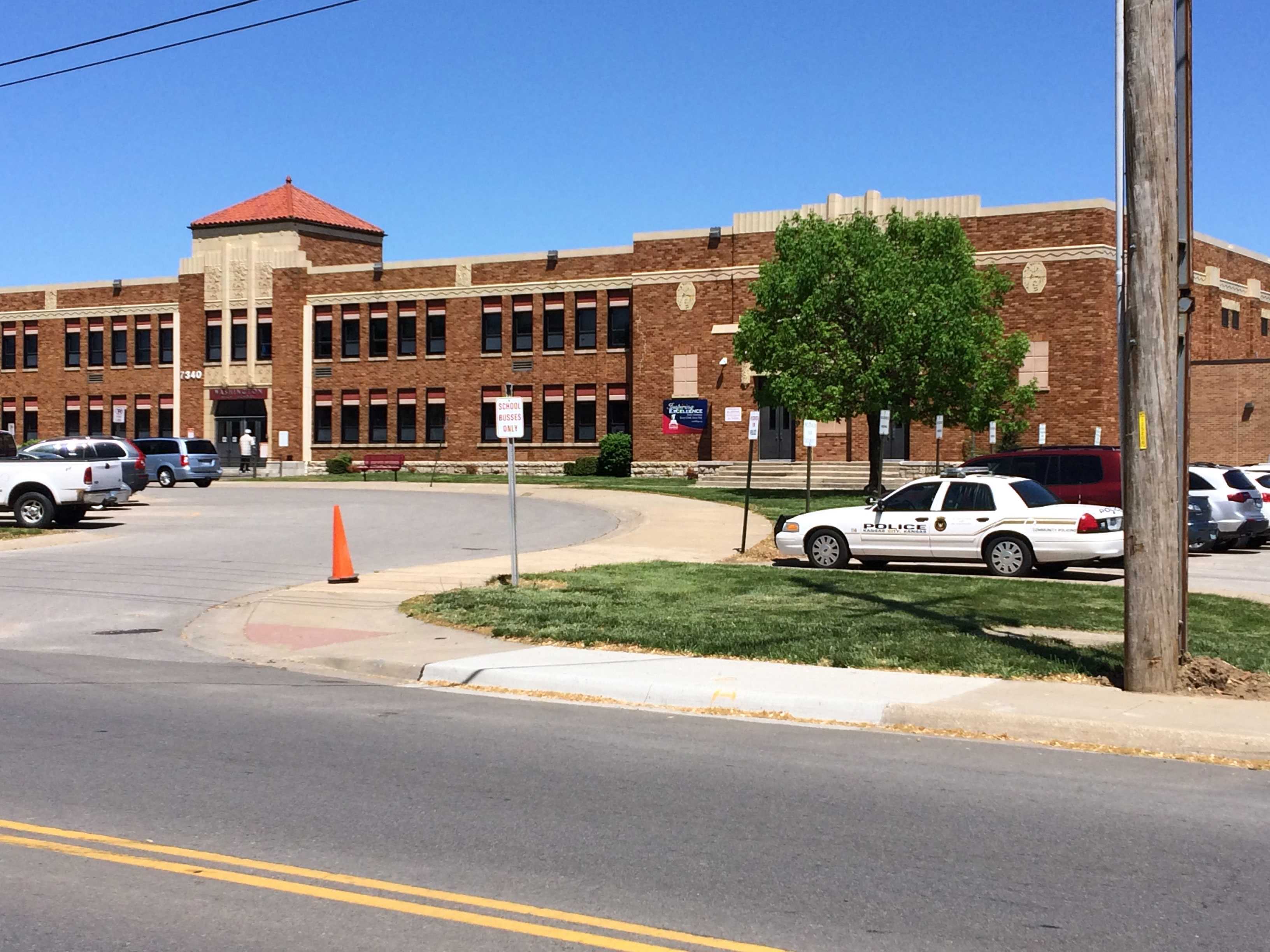 Kansas City-area high school to reopen Tuesday after gas leak on Monday