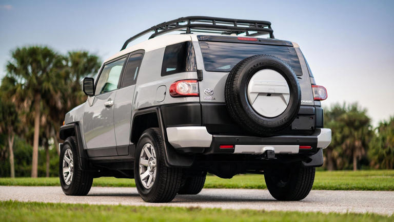 2026 Toyota Cruiser FJ: Compact SUV Revival With Off-Road Edge