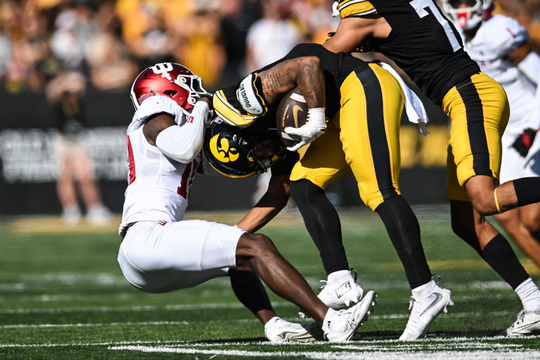 Big Ten Roundup-- Week 5 involves major changes after Oregon beats Penn ...