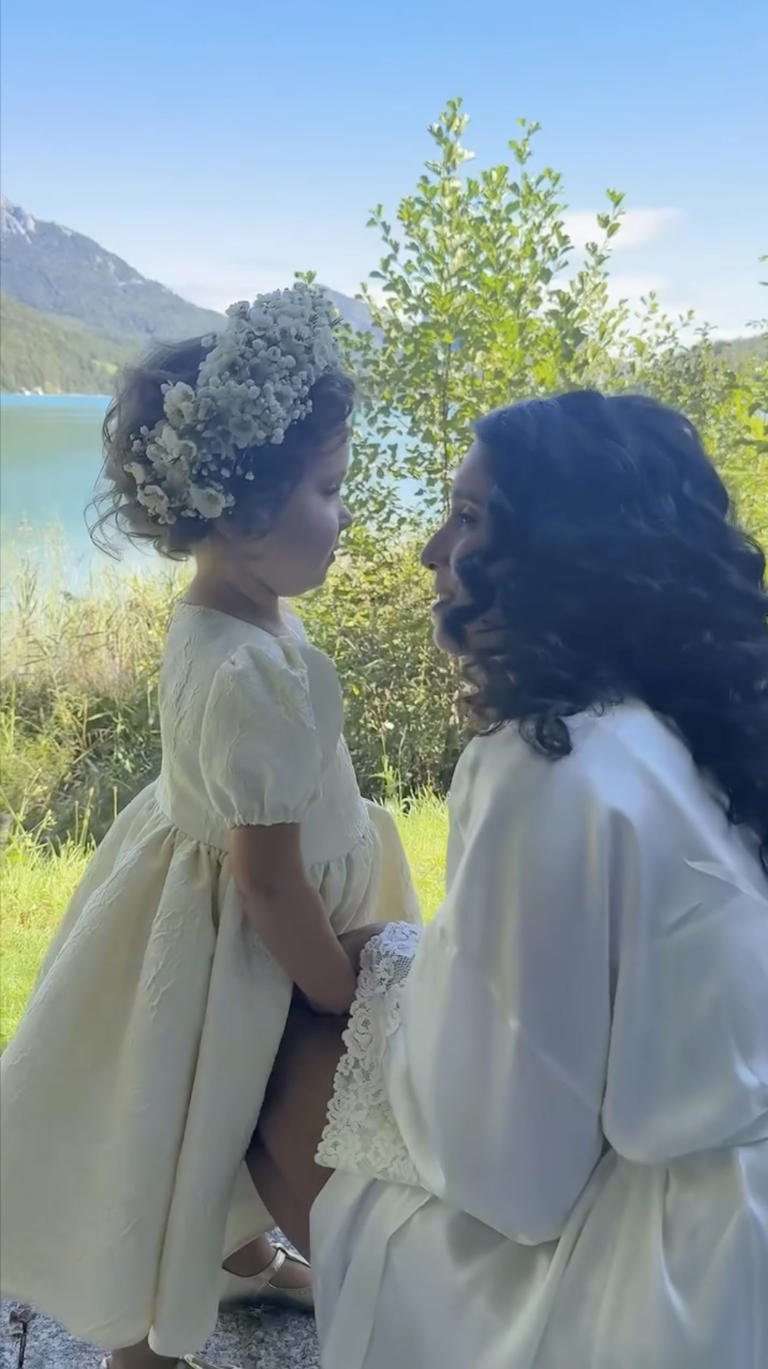 Joan Collins, 92, walks son Alexander Newley down the aisle at his ...