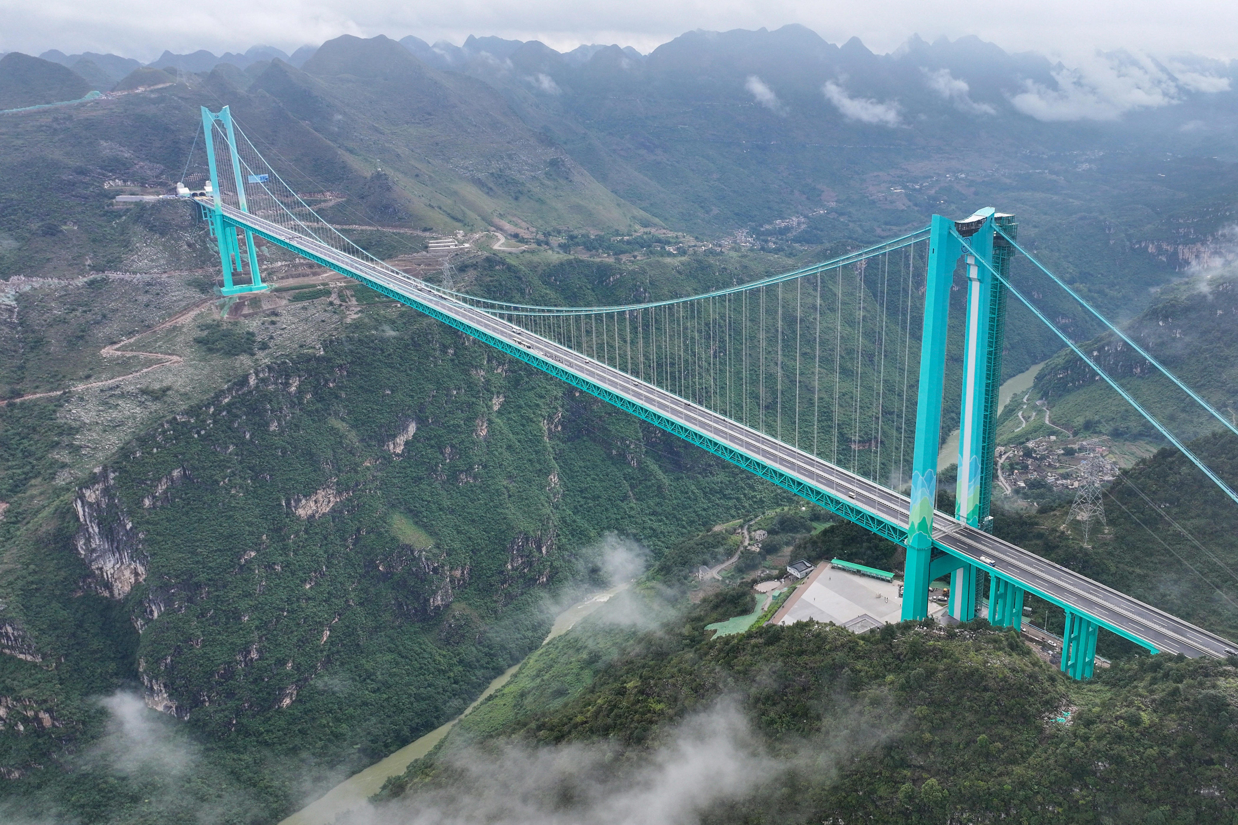 Video shows the world's largest bridge open in China. See the ...